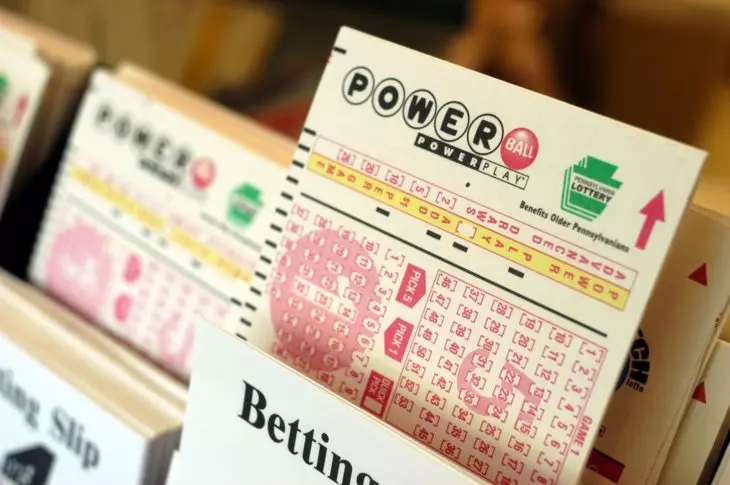 Suy nghĩ về việc chơi Powerball? Đây là những gì bạn nên biết 32380_6