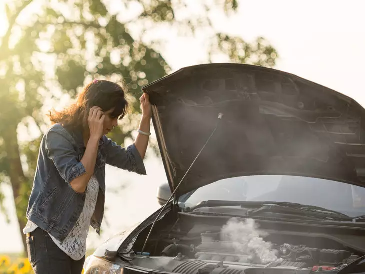 5 Auto Ënnerhalt Tipps Fir Fraen Chauffeuren 2022 32545_3