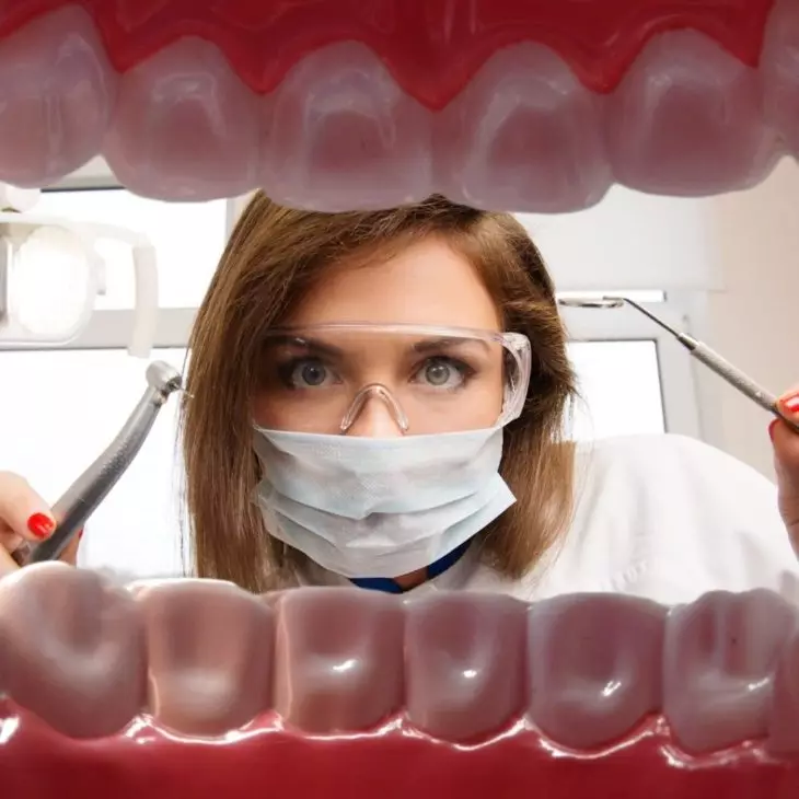 Dallimi midis një dentisti dhe një endodontisti 32592_2