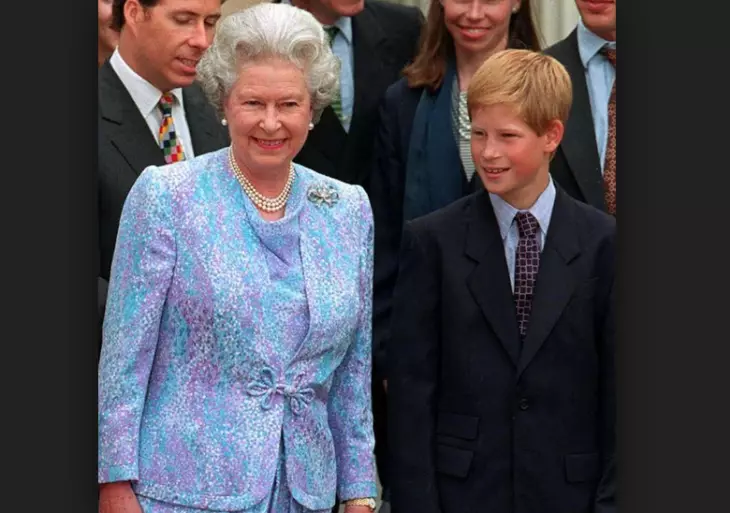 Têkiliya Prince Harry û Queen Elizabeth II 33054_1