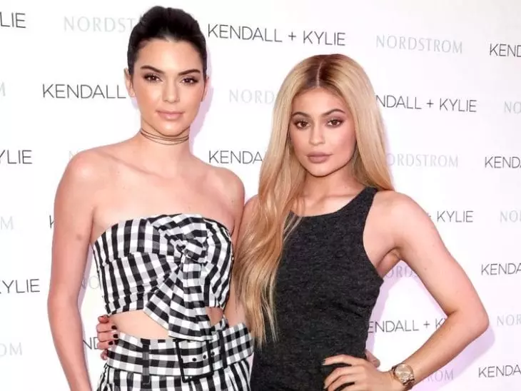 Jenner Sisters Net Worth 2022: Vem tjänar mer pengar, Kendall eller Kylie? 33460_3