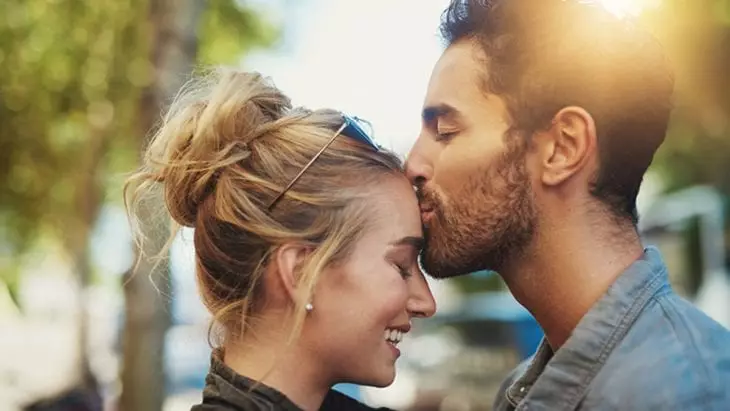 4 sinais de que a pessoa com quem você está namorando é a certa para você, de acordo com especialistas 34497_3