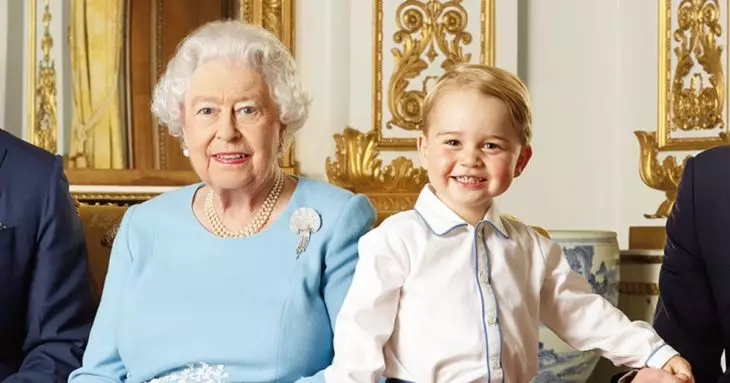 Quel genre d'arrière-grand-mère la reine Elizabeth II va-t-elle être pour Baby Sussex ? 34532_3