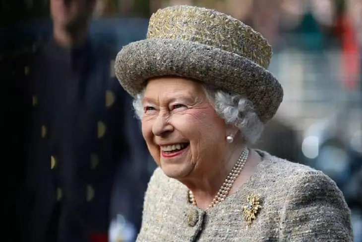Quel genre d'arrière-grand-mère la reine Elizabeth II va-t-elle être pour Baby Sussex ? 34532_4