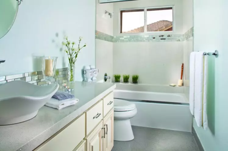השראה לבית: 12 דרכים להפיק את המרב מחדר האמבטיה הזעיר שלך