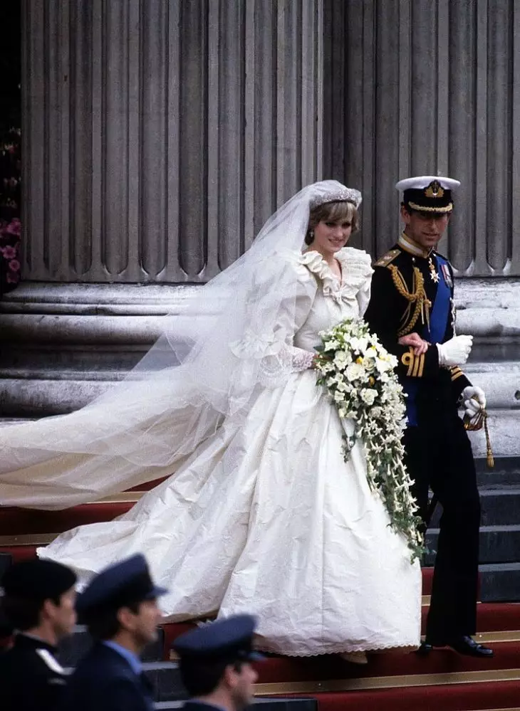 Printsess Diana parimad rõivad 36429_3