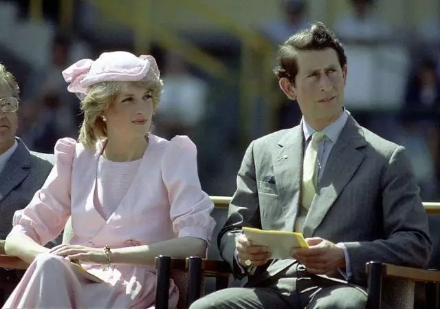 Tutto ciò che devi sapere sulla morte della principessa Diana: dal suo patrimonio netto e dalla sua volontà, al motivo per cui la sua famiglia l'ha segretamente cambiata 36569_6