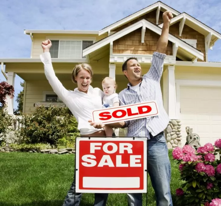 Nëse dëshironi të shisni shtëpinë tuaj shpejt, ndiqni këto 6 rregulla të mrekullueshme 36833_2