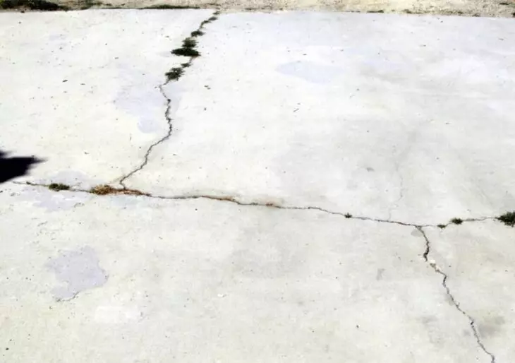È meglio rifare la superficie o sostituire un vialetto di cemento? 3689_2