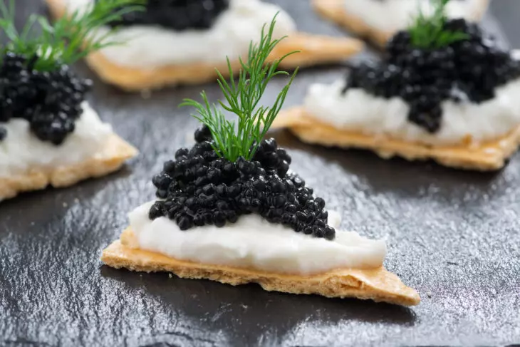 Caviar ကို မှန်ကန်စွာ စားသုံးနည်း - 2022 လမ်းညွှန် 3690_4