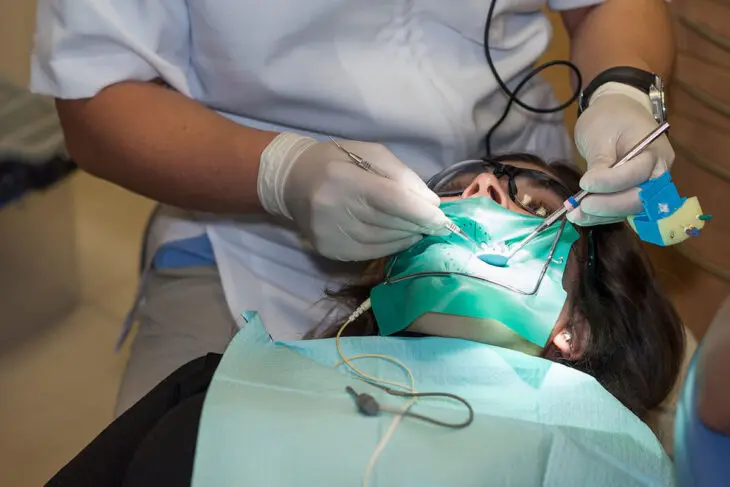 أهم 5 فوائد لرؤية أخصائي علاج جذور الأسنان 3771_5