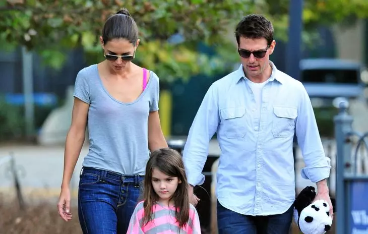 Katie Holmes'un Kızı Suri, Tom Cruise'u Görmek İçin Evden Kaçtı mı? 39075_1