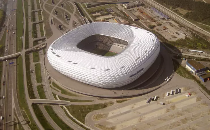 10 de los estadios de fútbol más impresionantes del mundo 39185_3