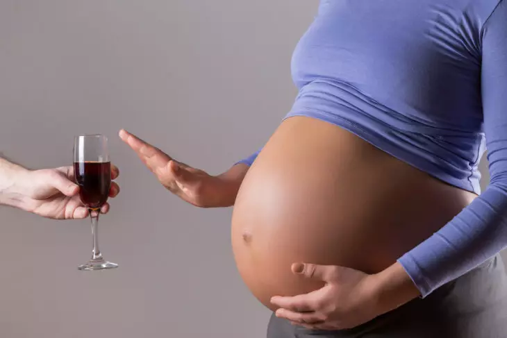 การดื่มไวน์ระหว่างตั้งครรภ์ - 2022 ข้อเท็จจริง ความเสี่ยง และตำนานที่ถูกเปิดเผย 4041_1