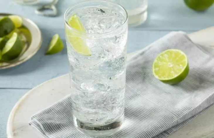 8 beneficios para a saúde de beber auga seltzer 4097_2