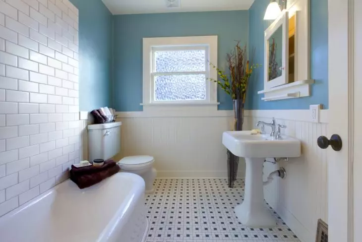 13 хитростей дизайнеров, которые помогут обустроить вашу маленькую ванную комнату 41651_8