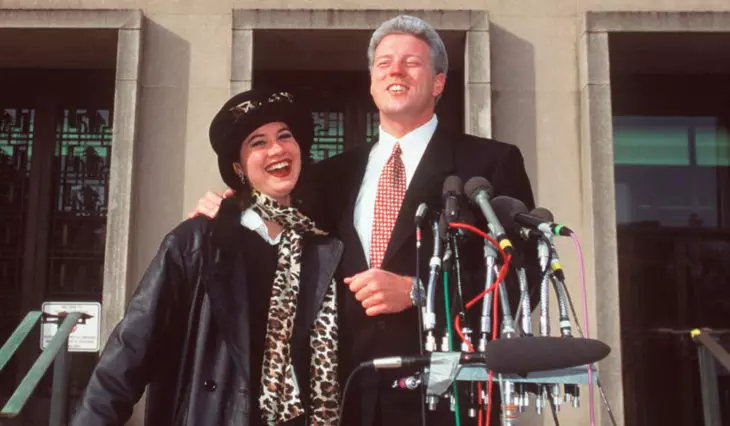 Ngabe abantu basahlaza uMonica Lewinsky ngokuthandana kwakhe noBill Clinton? 44214_3