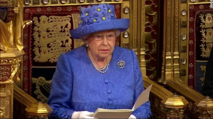 Vilka regler har drottning Elizabeth II brutit mot? 44316_3