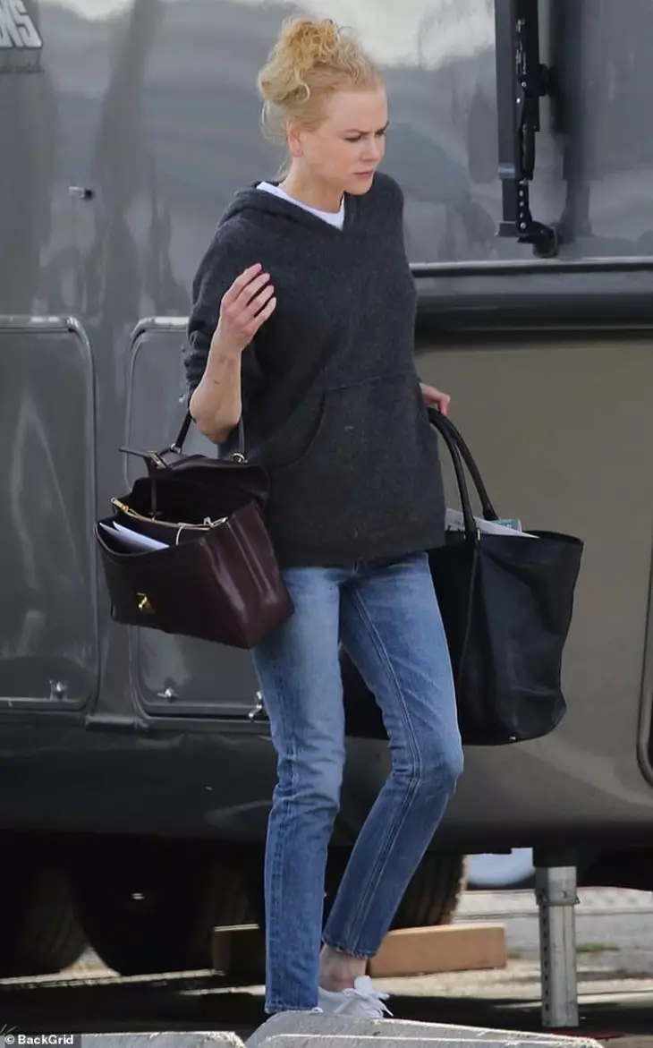 Nicole Kidman weet hoe ze een oversized hoodie naar de set van het schoolbal moet rocken... voordat ze naar Sydney reist om zich bij haar man te voegen 44529_3