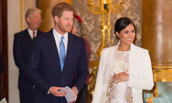 Pam mae cefnogwyr yn meddwl mai Victoria yw'r enw y mae Harry a Meghan ei eisiau ar ferch? 46261_2