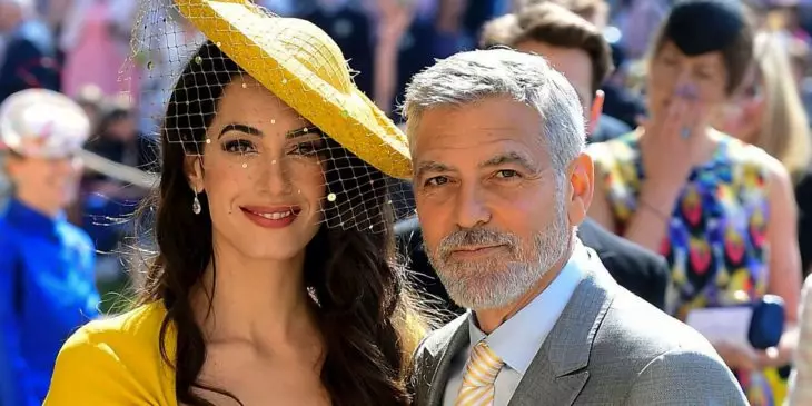 Kial George Clooney pensas, ke fari lin la baptopatro de la reĝa bebo estas 