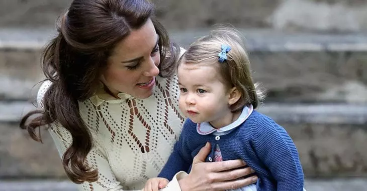 Waa maxay sababta aysan Princess Charlotte saaxiib ugu wanaagsan dugsiga ugu yeelan karin 46720_3