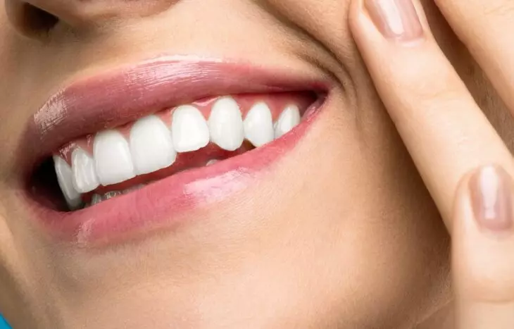 Ատամների սպիտակեցման 5 մեթոդ, որոնք դուք պետք է իմանաք 4701_1