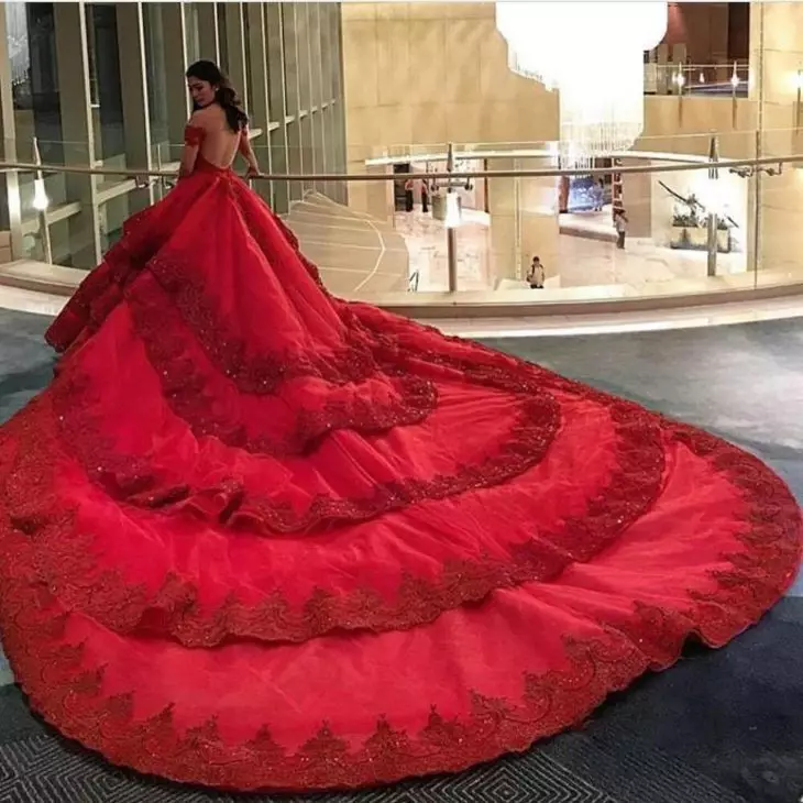 15 melhores vestidos de noiva vermelhos em 2022 48757_8