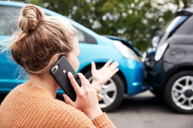 Proč je výběr advokáta vhodnou volbou po autonehodě? 48_1