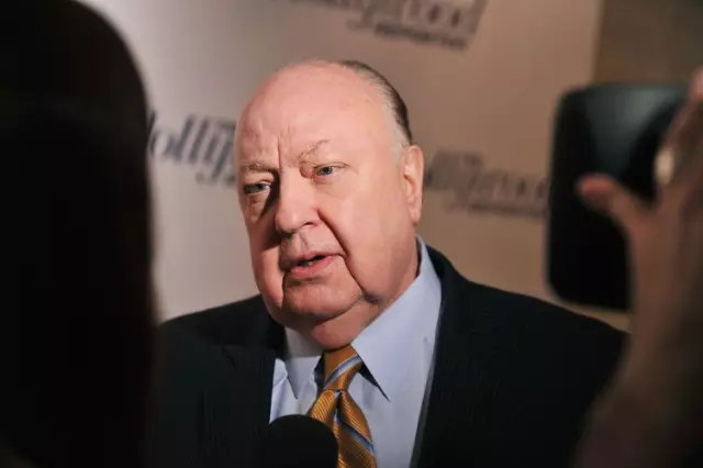 ໃຜຈະແທນ Roger Ailes ຢູ່ Fox News? ອະດີດ CEO ໄດ້ລາອອກຈາກຕໍາແໜ່ງ ທ່າມກາງການກ່າວຫາກ່ຽວກັບການລະເມີດທາງເພດ 49183_1