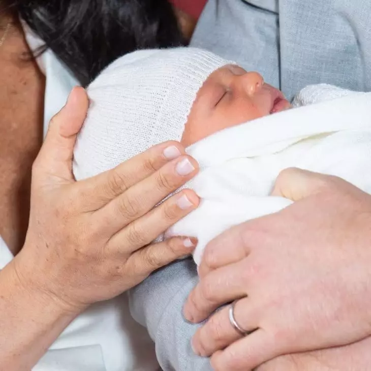 Излегува дека првото бебе на принцот Хари и Меган Маркл не е многу големо 49779_1