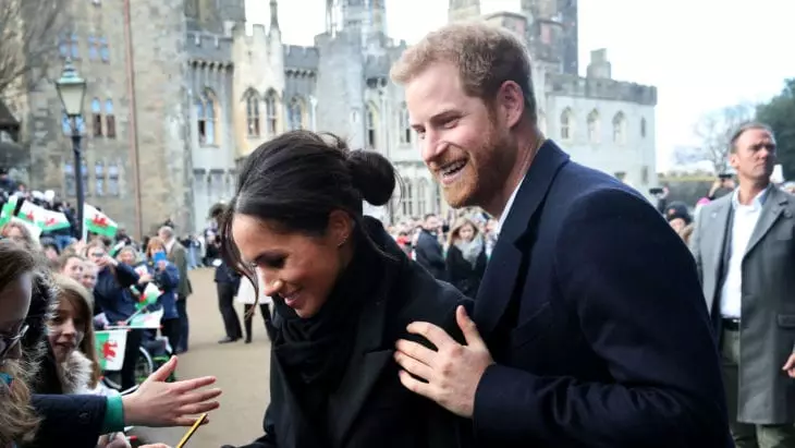 Meghan Markle-ភ្នាក់ងារសម្ងាត់របស់សហរដ្ឋអាមេរិក? តើទ្រឹស្តីឃុបឃិតអ្វីជុំវិញគូស្នេហ៍រាជវង្សថ្មីបំផុត? 50647_2