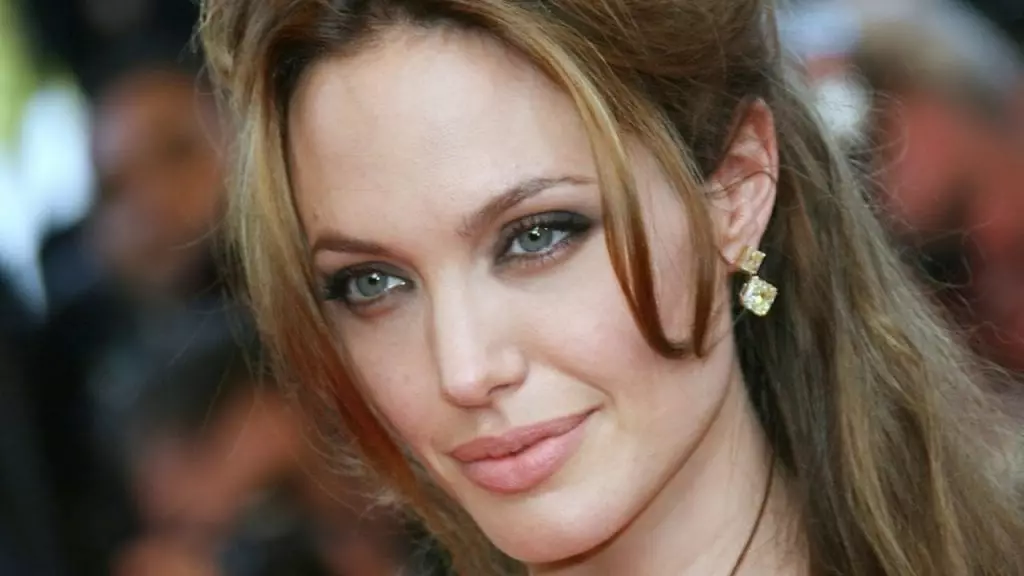 Angelina Jolie sobre l'estigma de la violència sexual 50921_1