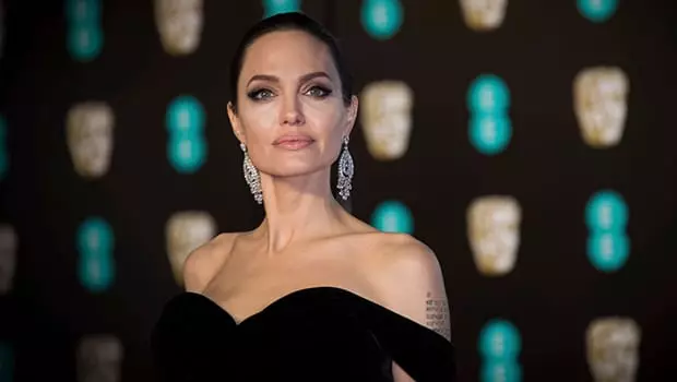 Angelina Jolie naksir David Beckham? 52183_1