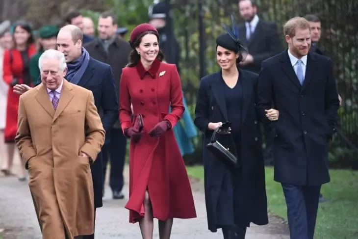 ¿El Príncipe de Gales es más cercano a Kate Middleton o Meghan Markle? 52382_1