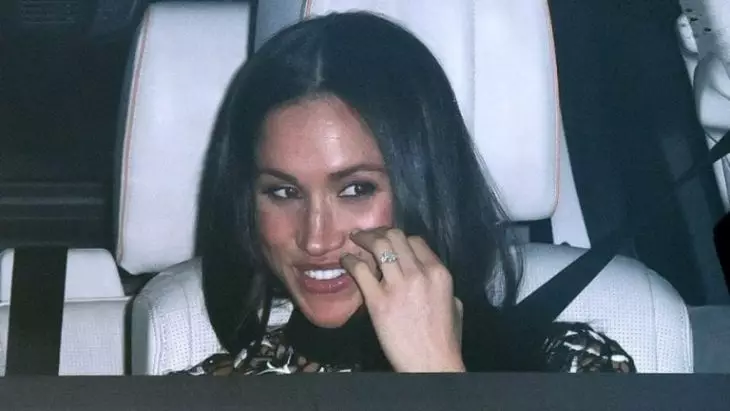 Impahla kaMeghan Markle yesidlo sasemini sikaKhisimusi seNdlovukazi 53436_3