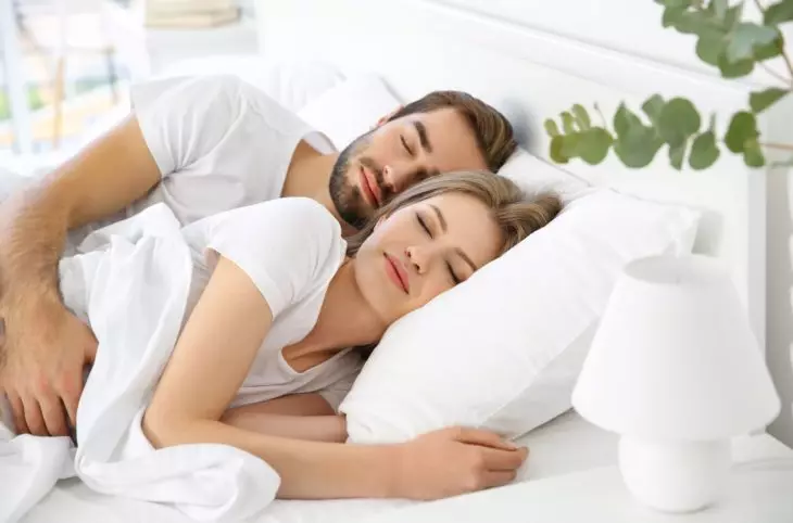 5 mënyra se si gjumi është i mirë për marrëdhëniet tuaja 5400_1