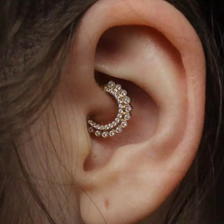 Quel piercing d'oreille devriez-vous obtenir pour la forme de votre oreille 540_7