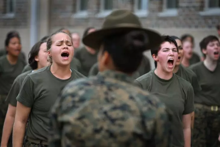 Que adestramento deben facer os militares para prepararse para o combate? 57134_3