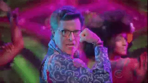 De Stephen Colbert huet seng DNC Coverage mat enger psychedelescher Musical Nummer opgemaach 57602_1