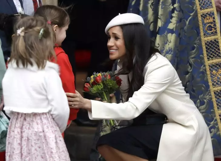 O que os membros reais fazem com as flores que recebem em eventos 5975_2