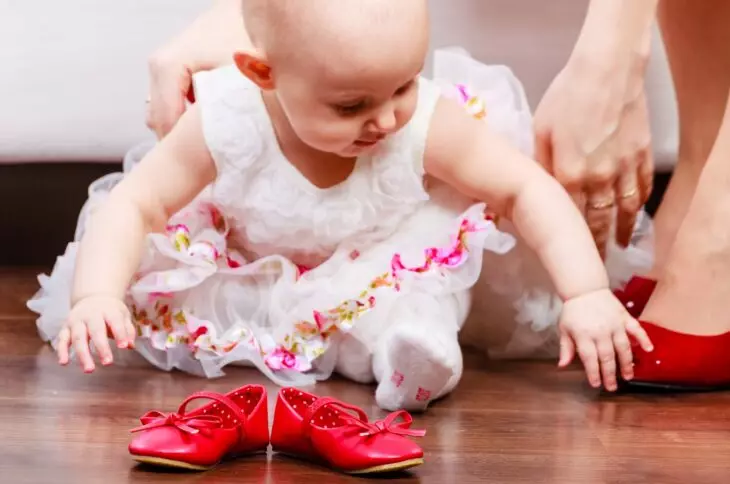A que idade deberían comezar os bebés a usar zapatos? Explicado 5996_3