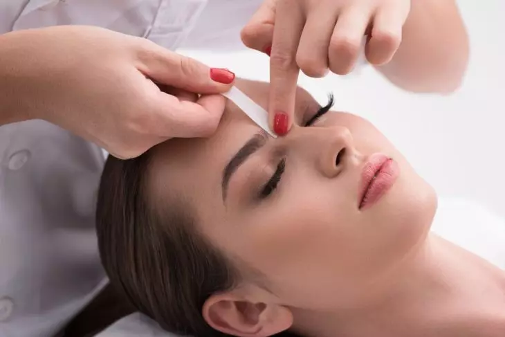 Eyebrow Waxing සඳහා කොපමණ මුදලක් ගෙවිය යුතුද? 6043_2