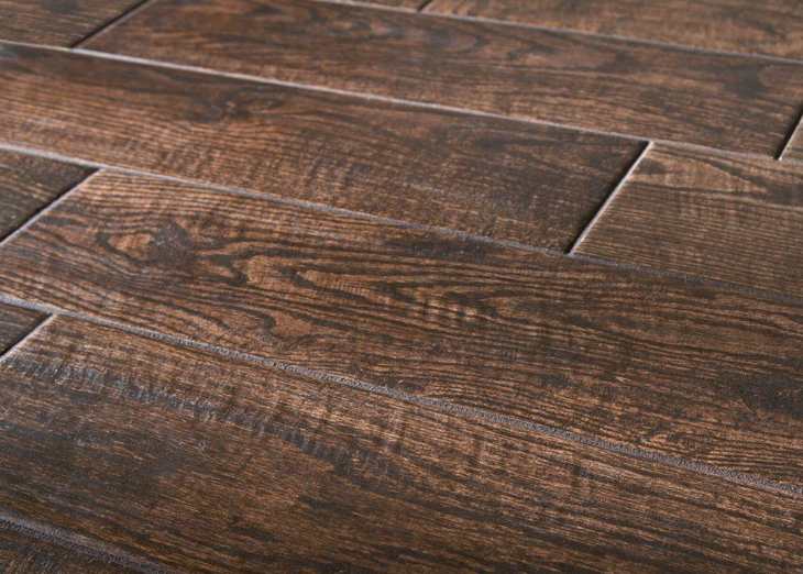5 Këshilla për përzierjen e dyshemesë me dru dhe pllaka 6091_4