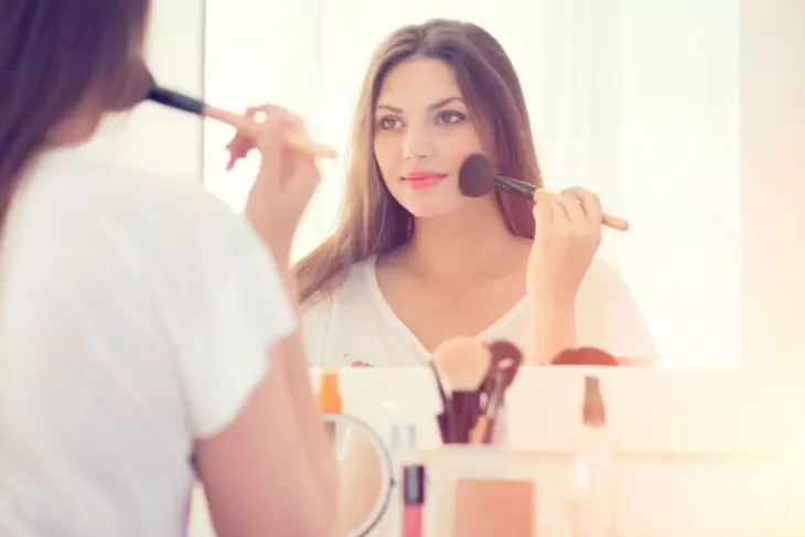 5 uobičajenih pogrešaka skidanja šminke koje činite i kako ih izbjeći 6580_4