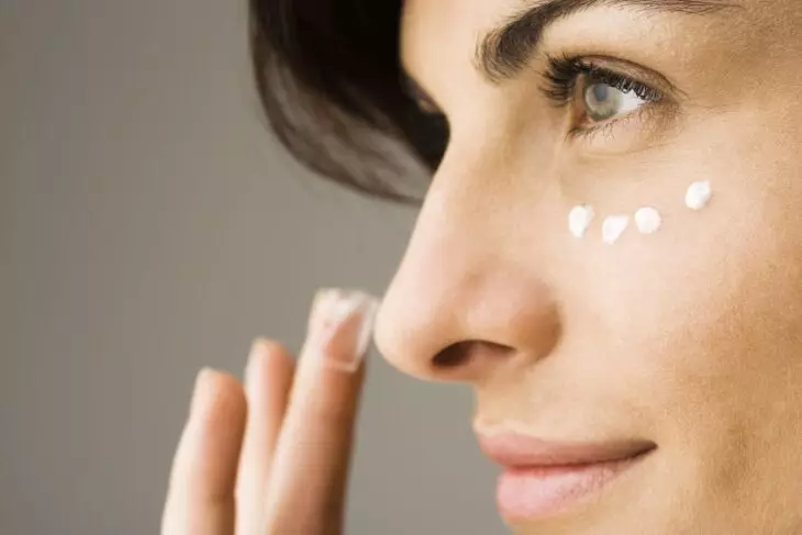 5 uobičajenih pogrešaka skidanja šminke koje činite i kako ih izbjeći 6580_5