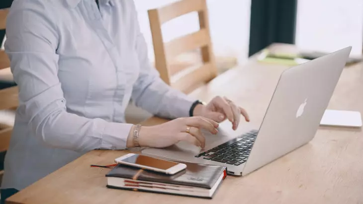 Mujeres y computadoras: pánico cuando desaparecen fotos 6586_1