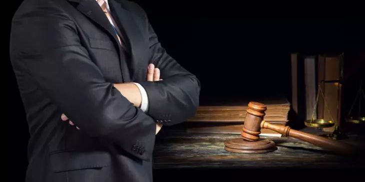 Wanneer moet u een advocaat voor strafrechtelijke verdediging inhuren? 673_2