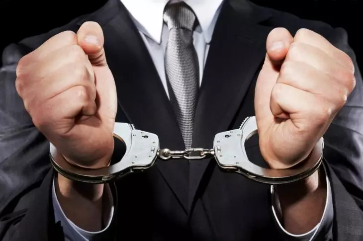 Criminalинаять оборонасы өчен адвокатны кайчан эшкә алырга 673_5