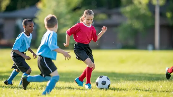 چگونه بچه ها را به ورزش علاقه مند کنیم - راهنمای 2022 6785_1